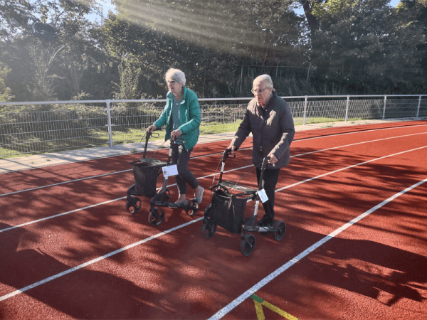 Wekelijks wandelen met rollator is goed voor lijf en leden