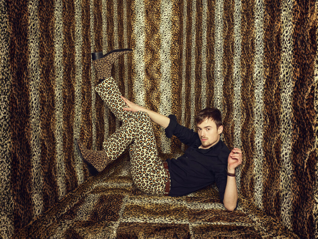 Cabaretier Luuk Ransijn maakt een Noord-Hollands rondje