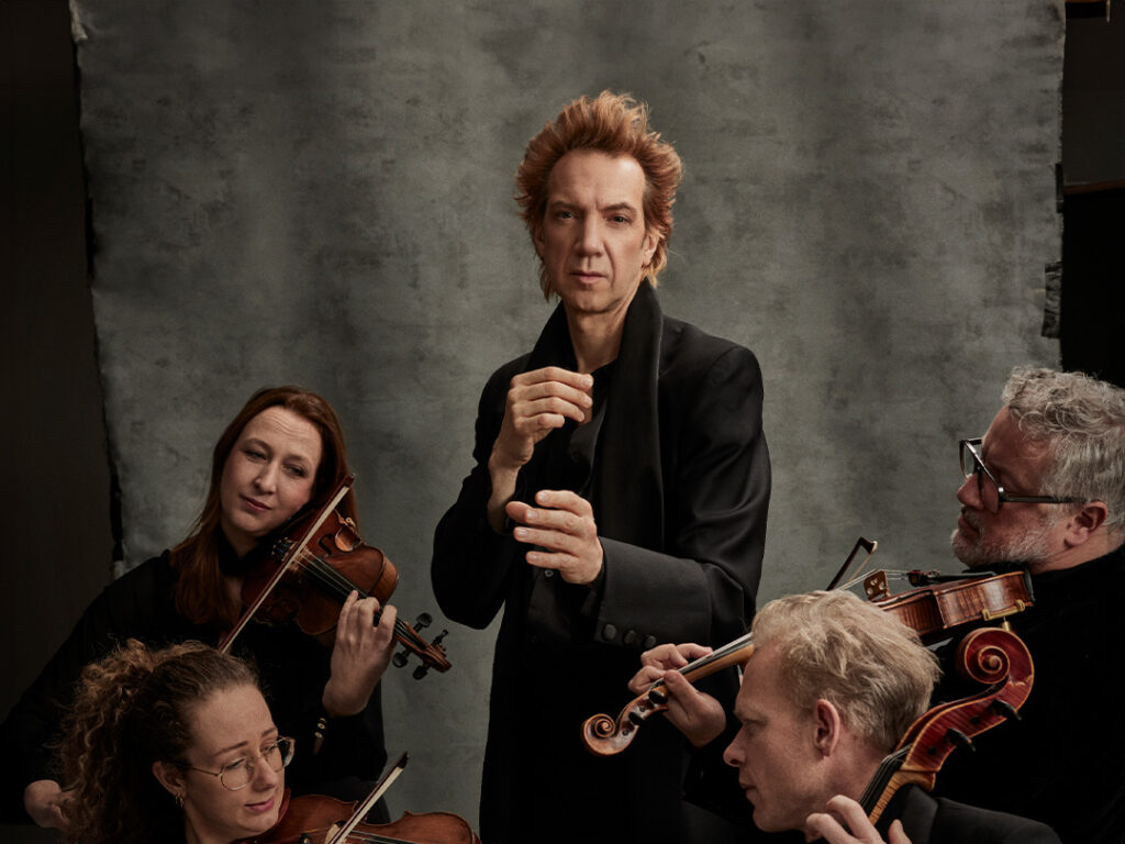 Sven Ratzke & Matangi Quartet brengen Berlijns spektakel naar het ...